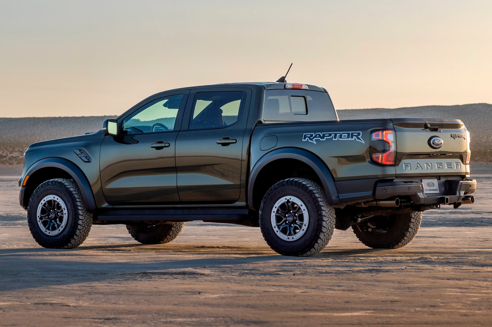 فورد رينجر رابتور 2024 تصل رسمياً بمحرك V6 بقوة 405 حصان - السيارات ...